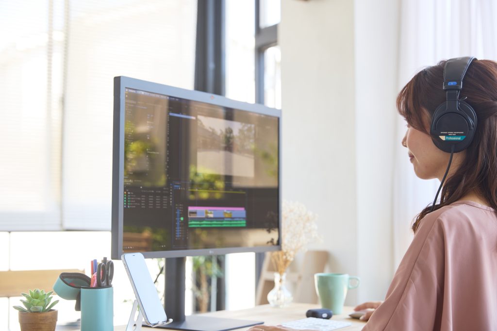 Youtubeなど動画編集に必要なパソコンスペックは？おすすめモデルや編集ソフトも - RIRIFE リリフ