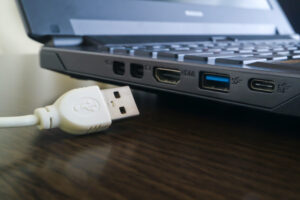 USBからHDMIに変換するためには？USBの種類や変換するために必要なケーブルやアダプタを紹介！ - RIRIFE リリフ