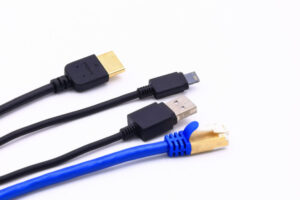 USBからHDMIに変換するためには？USBの種類や変換するために必要なケーブルやアダプタを紹介！ - RIRIFE リリフ