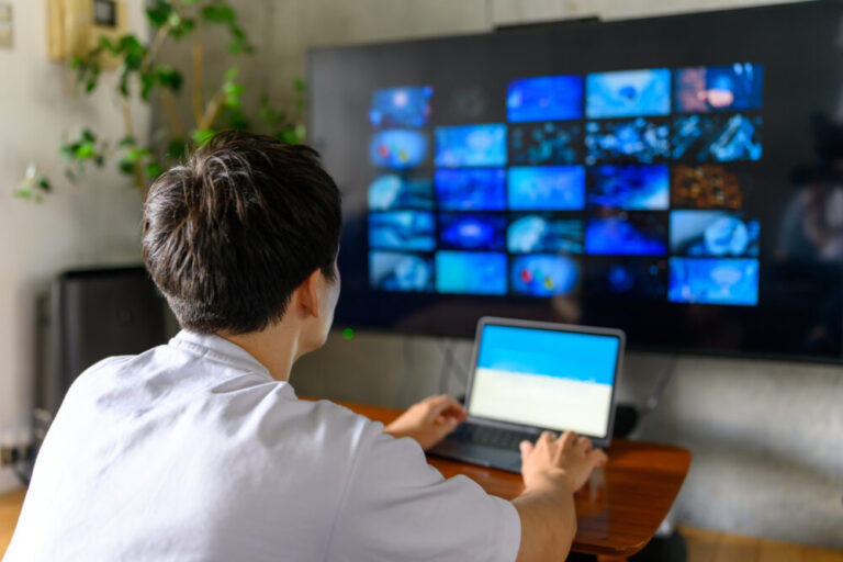 ノートパソコンとHDMI接続方法は？テレビやモニターへの出力方法も解説