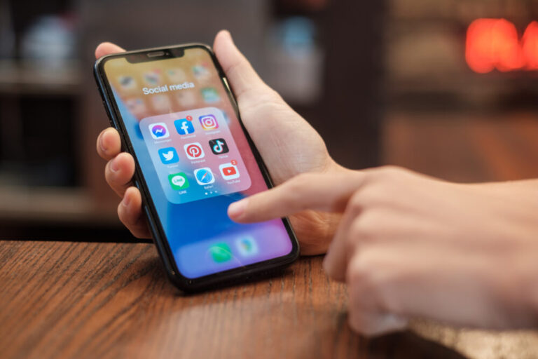 買ったばかりのiPhoneが熱くなる原因はなに？熱くなったときの対処法を解説！